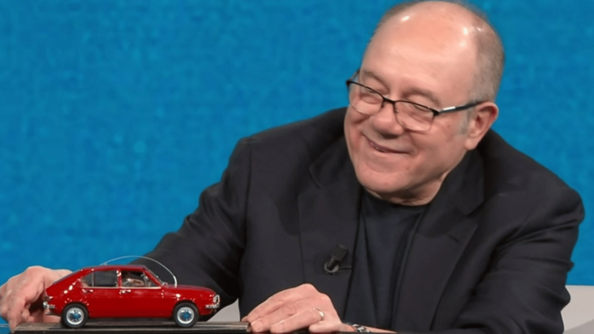 Le auto di Bianco, rosso e Verdone: Amitrano sull'Alfasud, Furio con ...