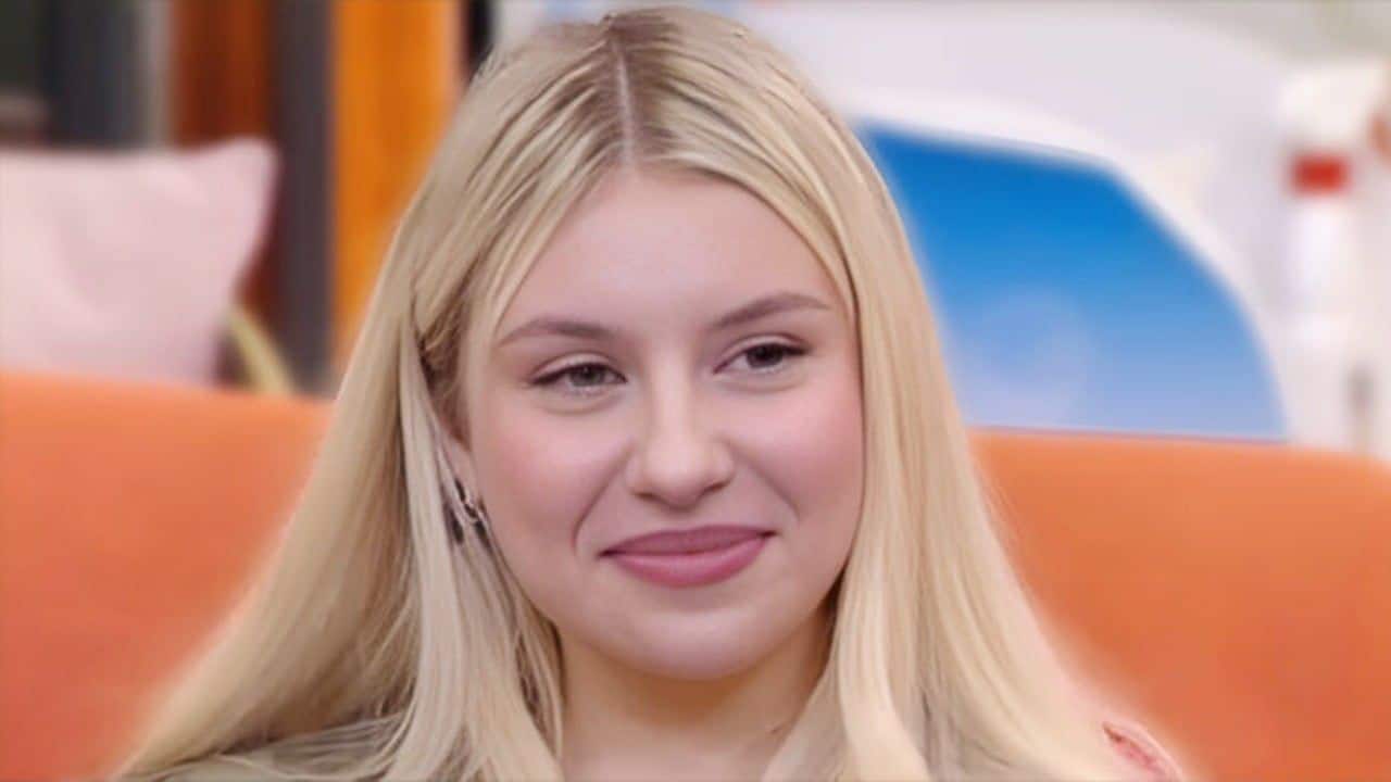 Choc al GF Vip, Micol Incorvaia canta "Faccetta nera" e rischia la ...