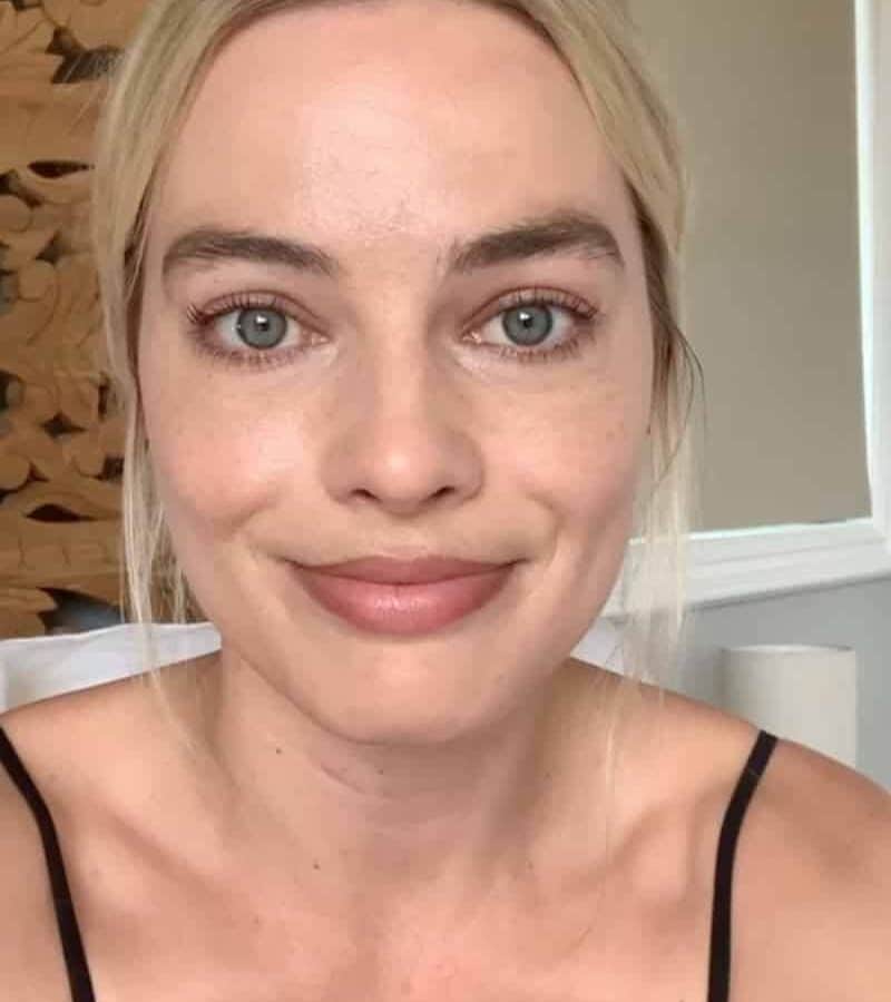 Margot Robbie e la FOTO al naturale, ma non sfugge agli haters